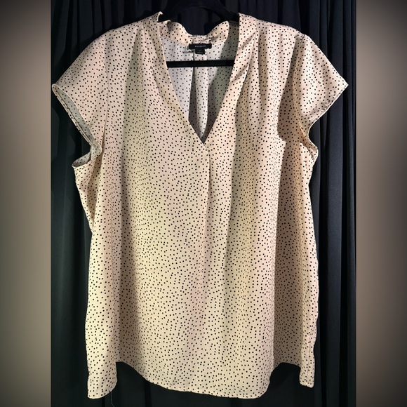 Halogen | Tops | Halogen Pale Pink And Black Dot Blouse 2x | Poshmark
